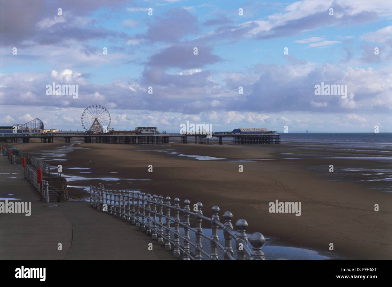 Blackpool pier beach hi-res stock photography and images - Alamy