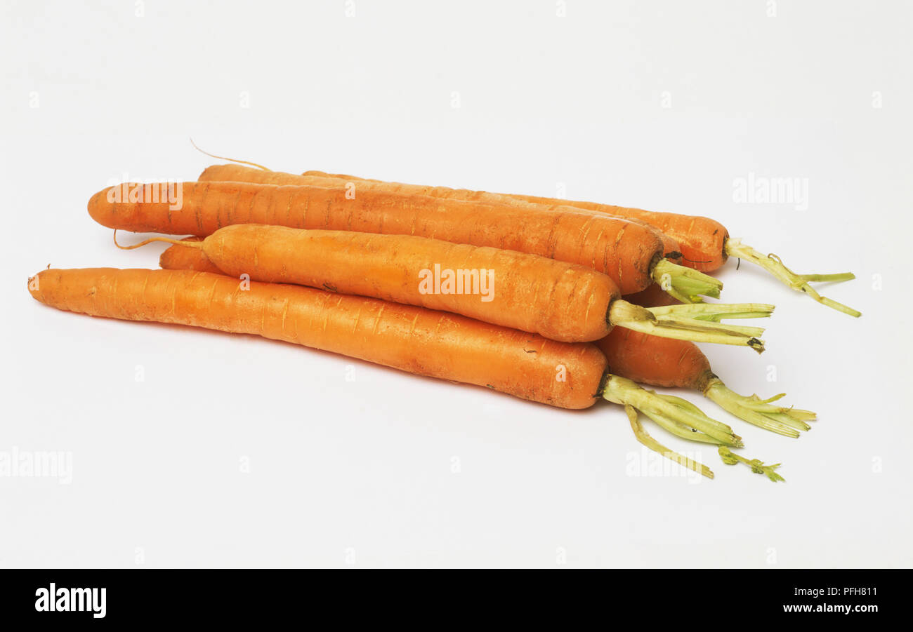 Stack of fresh Carrots, side view Stock Photo - Alamy