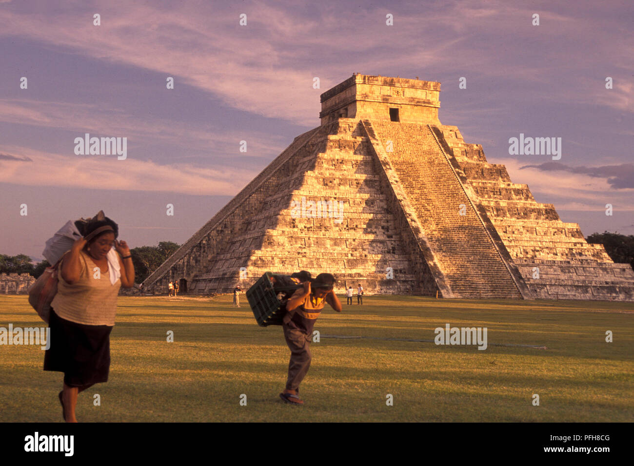 Yucatan worker hi-res stock photography and images - Alamy