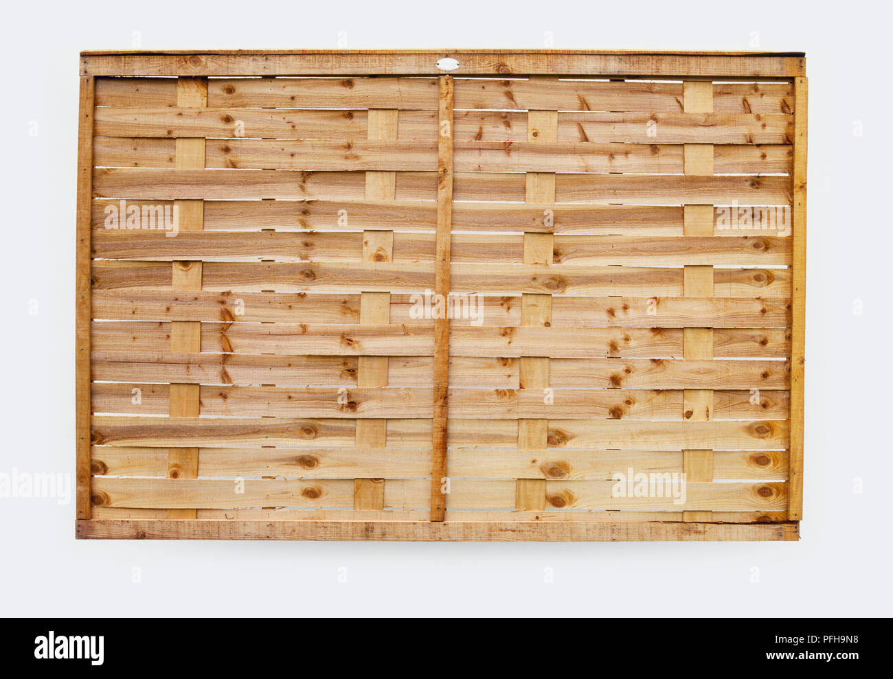 Interwoven fence hi-res stock photography and images - Alamy