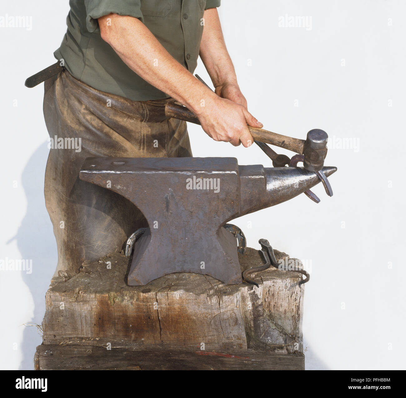 Anvil shape hi-res stock photography and images - Alamy
