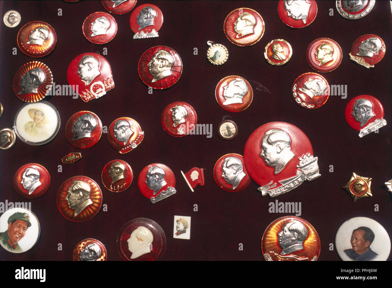 Mao souvenirs beijing china hi-res stock photography and images - Alamy