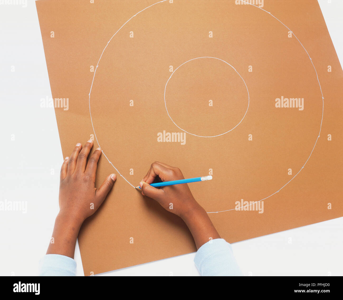 Concentric circles drawing hi-res stock photography and images - Alamy