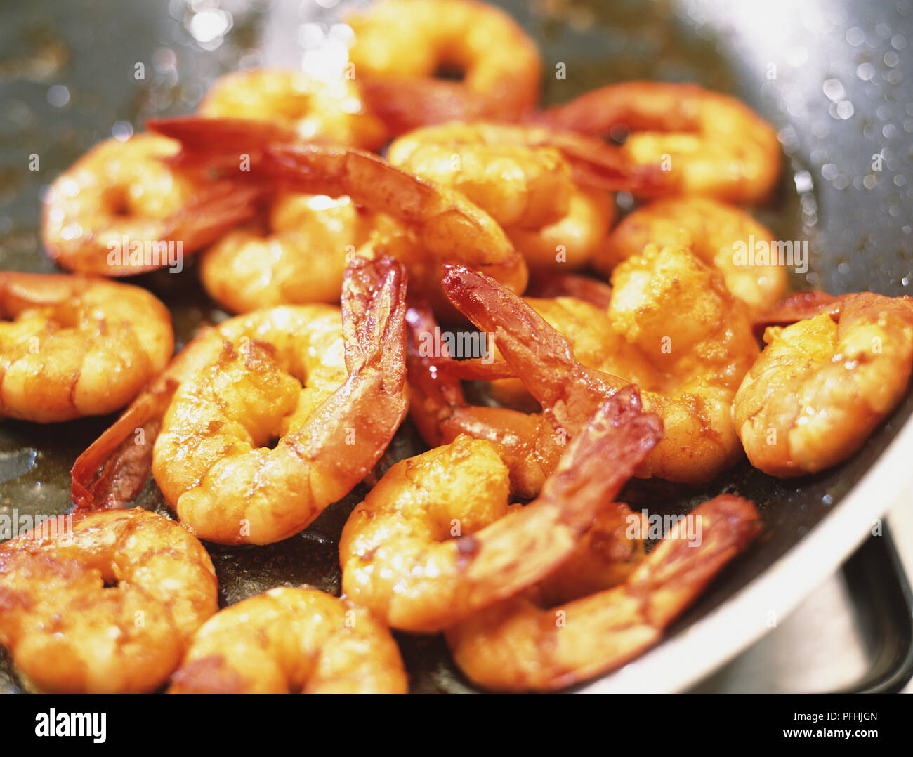 Prawns frying in a dish Stock Photo - Alamy