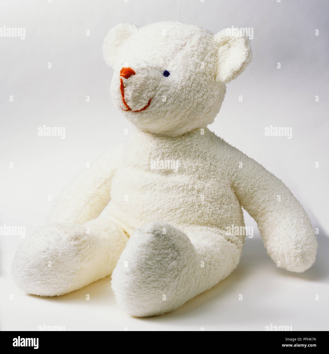 Teddy bears cuddling hi-res stock photography and images - Alamy