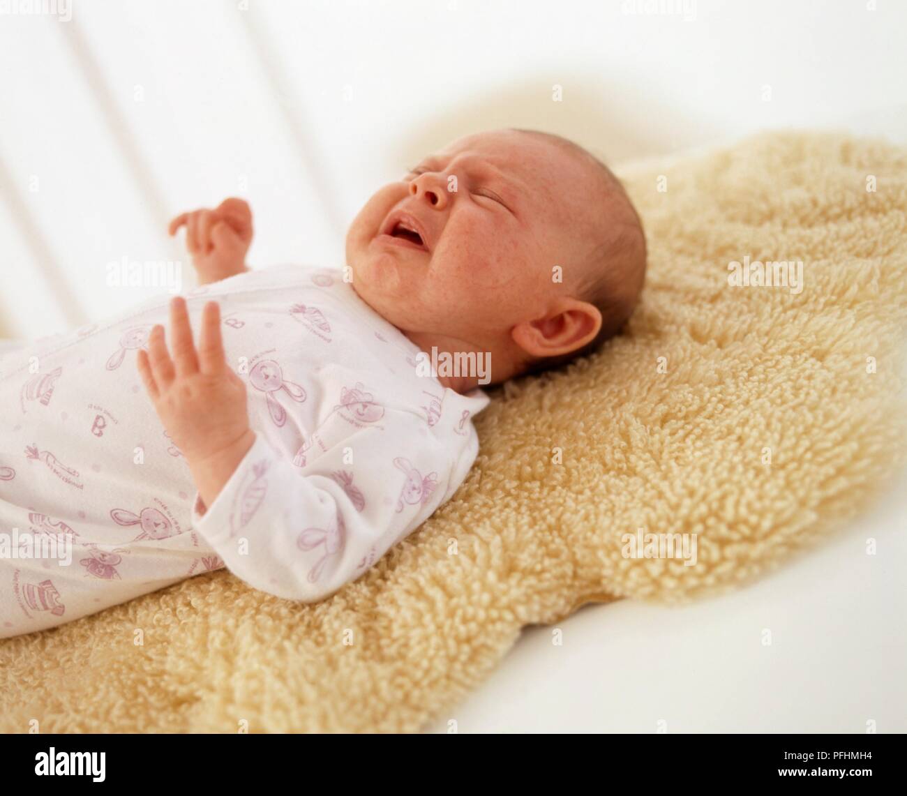 Back crying hi-res stock photography and images - Alamy