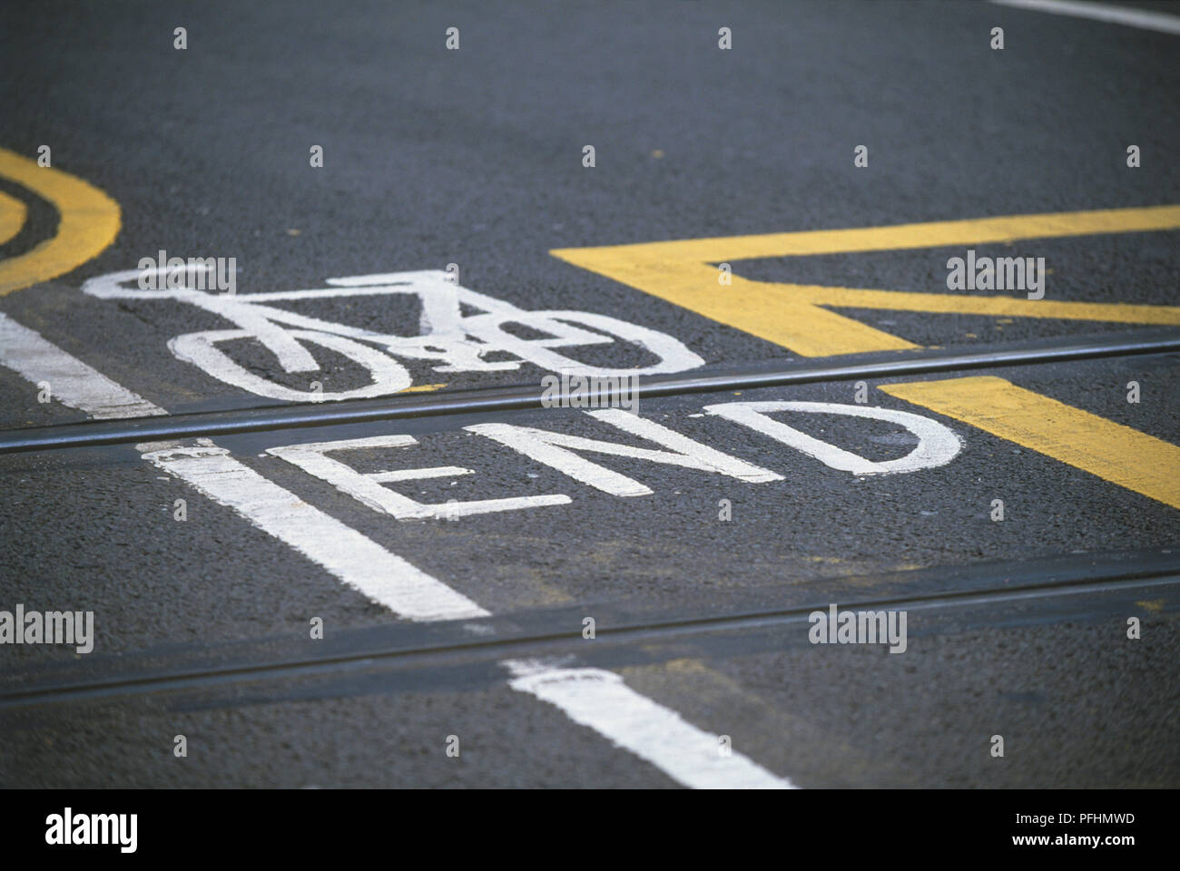 End of cycle lane road marking Stock Photo - Alamy
