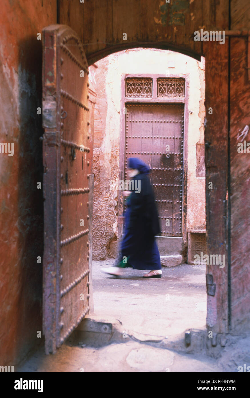 Wearing an open cloak hi-res stock photography and images - Alamy