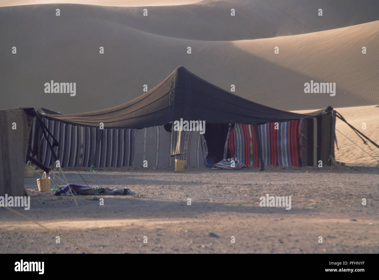 Morocco tent nomads hi-res stock photography and images - Alamy
