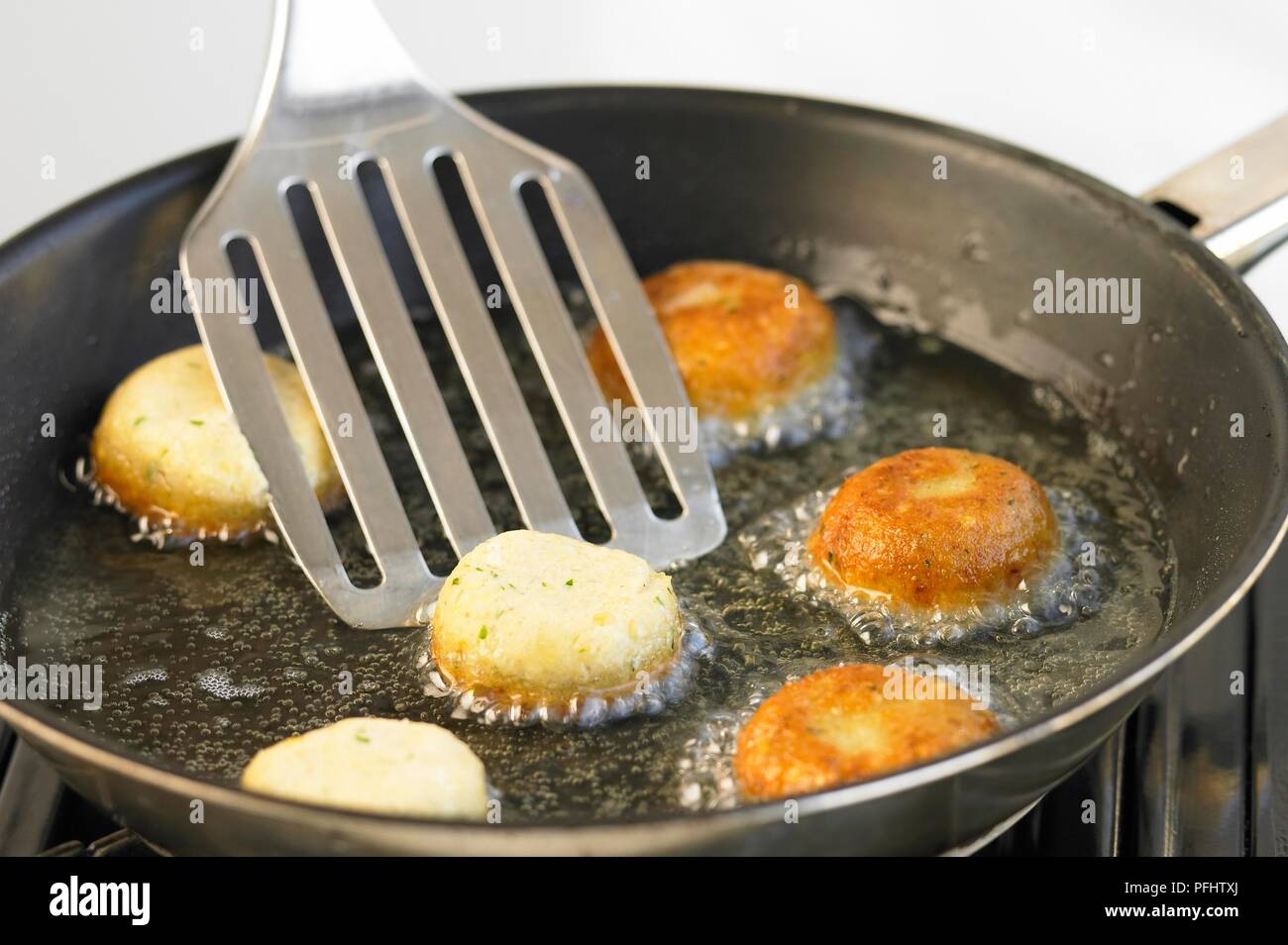 Shallow oil hi-res stock photography and images - Alamy