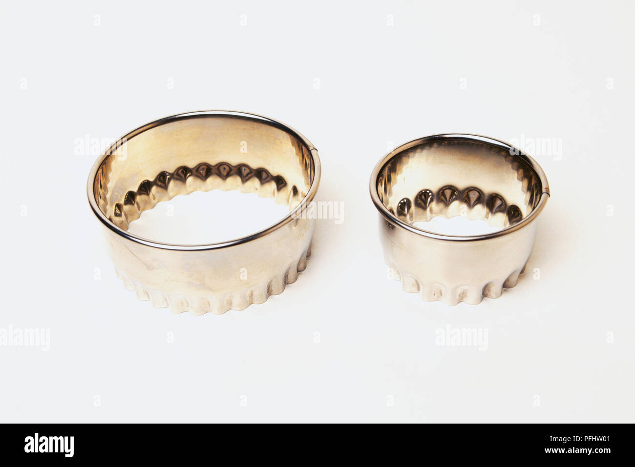 Two different sized pastry cutters Stock Photo - Alamy