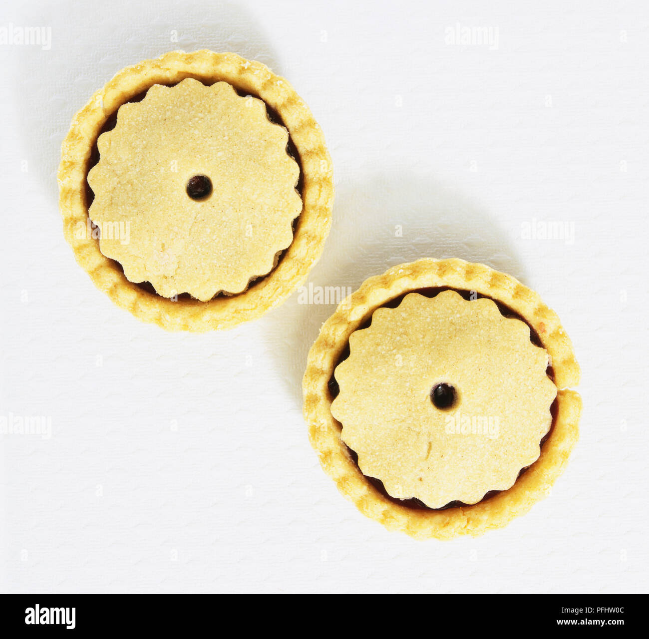 Two mince pies hi-res stock photography and images - Alamy