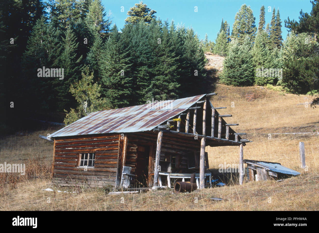 USA, Wyoming, wooden hut in the Rockies, front view Stock Photo - Alamy