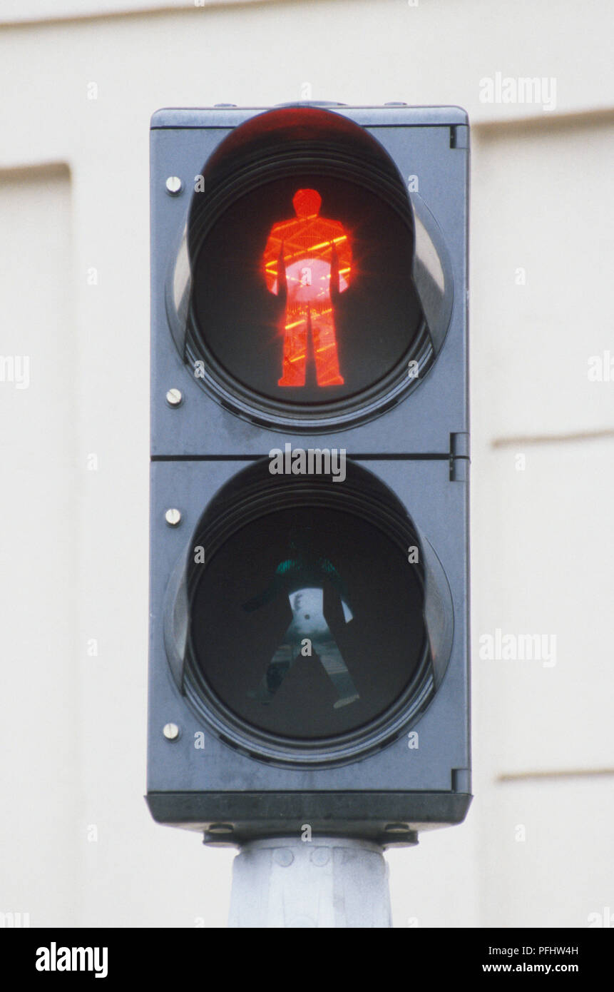 Pedestrian crossing lights set at red, close up Stock Photo - Alamy