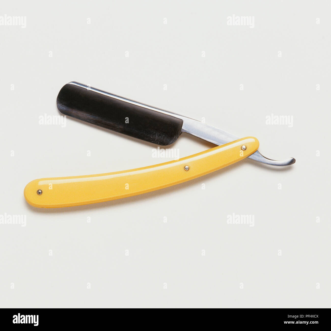 Cut Throat Razor Stock Photos & Cut Throat Razor Stock Images - Alamy