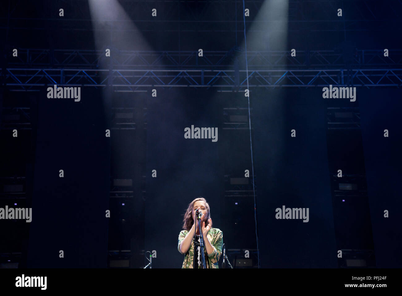 Alice merton dance hi-res stock photography and images - Alamy