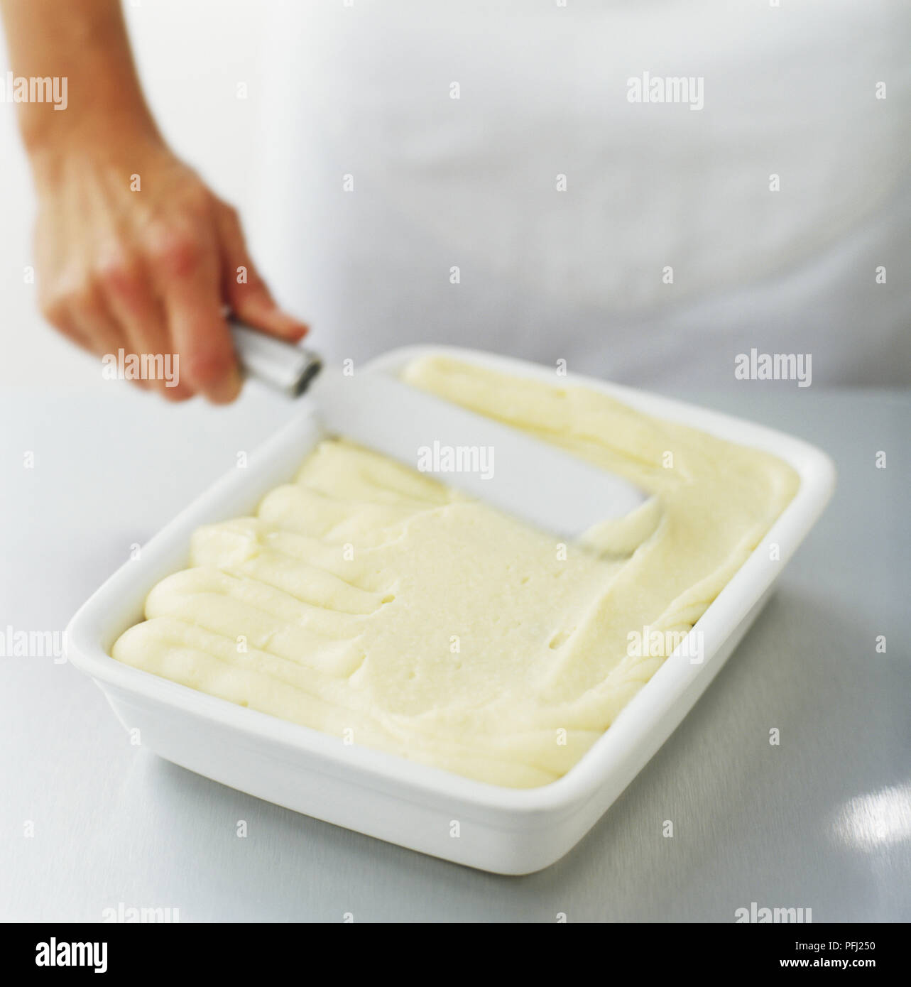 Using a knife to spread hi-res stock photography and images - Alamy