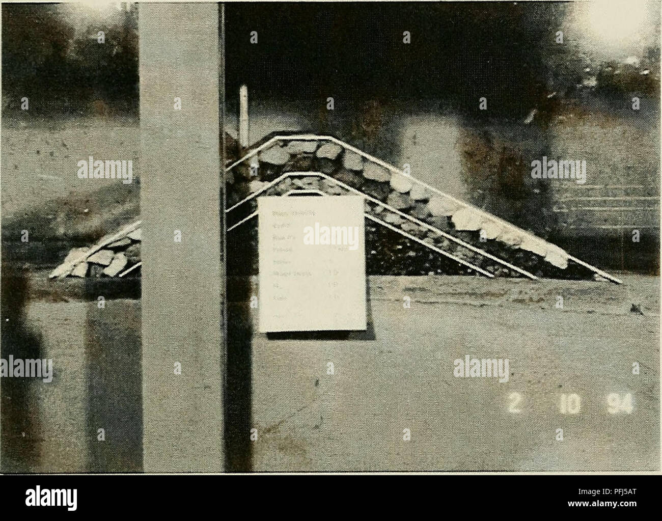 . Damage prog[r]ession on rubble-mound breakwaters. Rubble mound ...