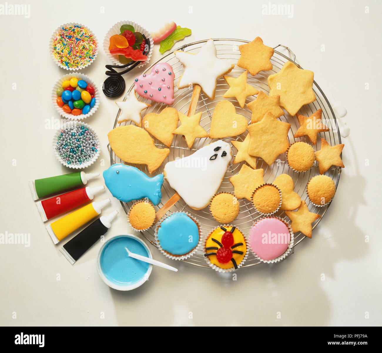 Colourful puddings hi-res stock photography and images - Alamy