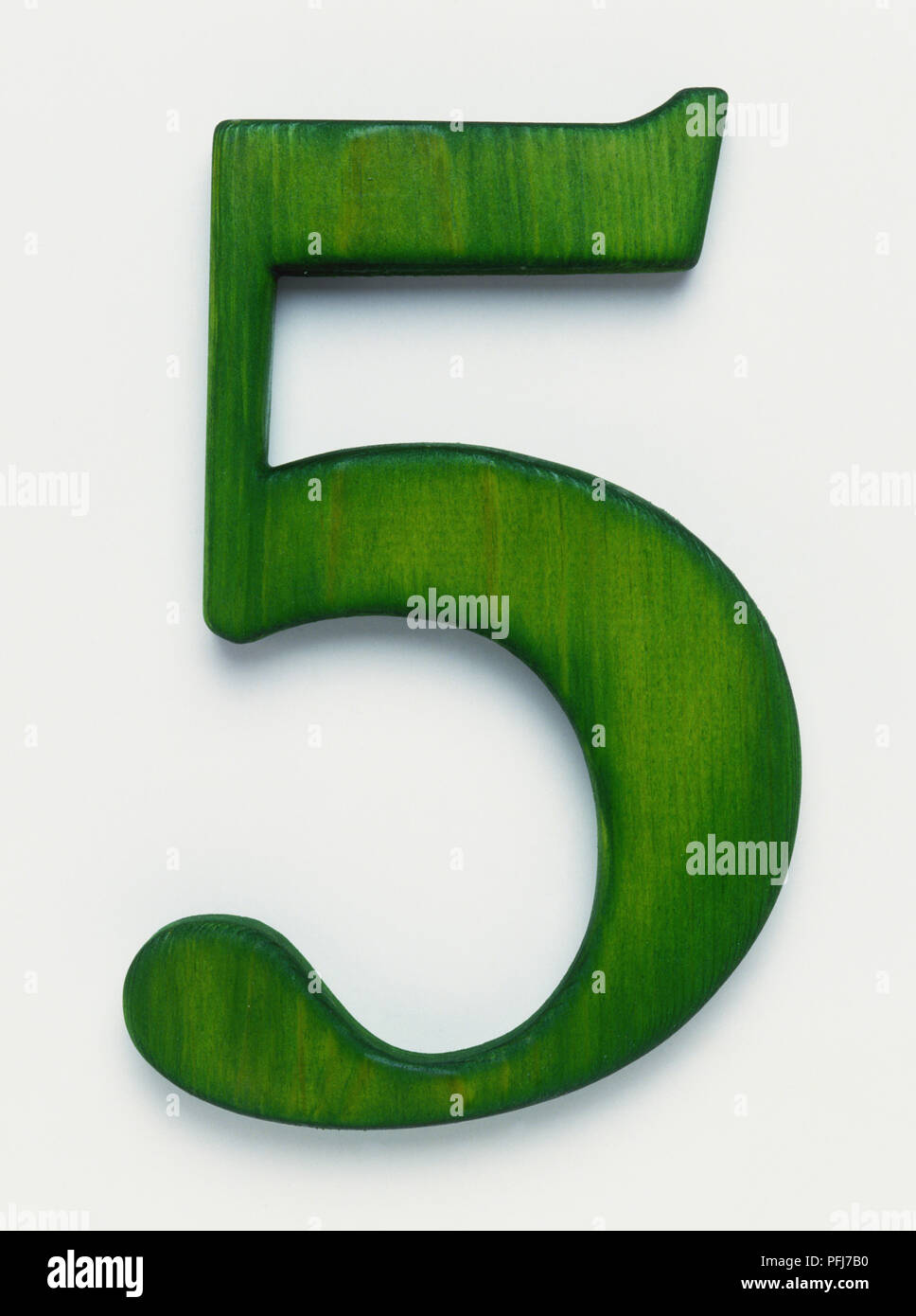 Green number '5' made from wood Stock Photo - Alamy
