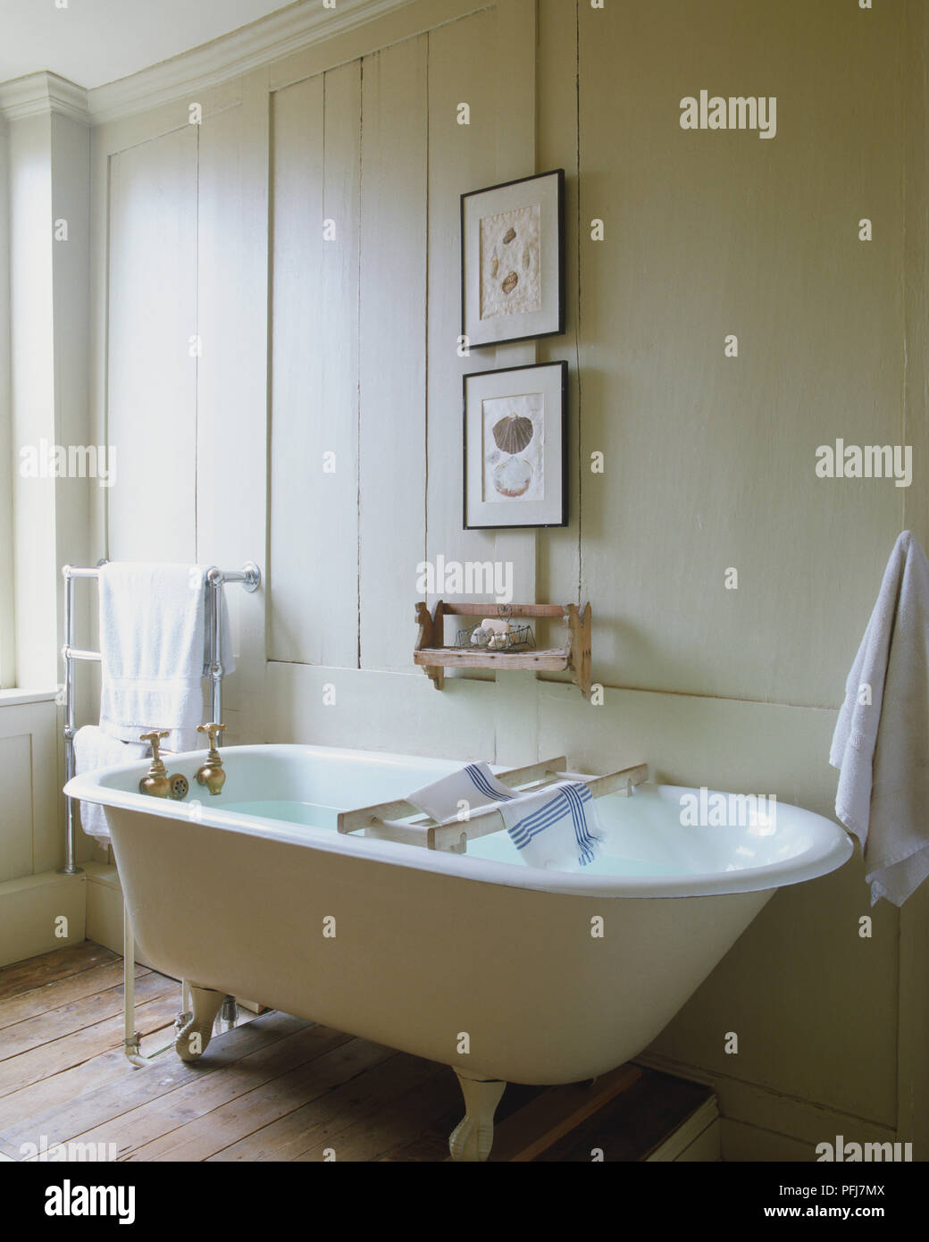 Bathroom 19th century hi-res stock photography and images - Alamy