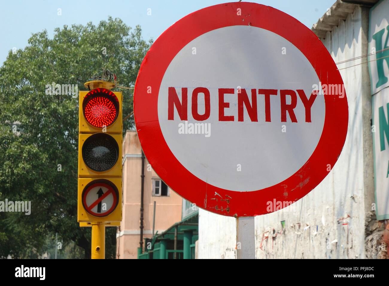 India, No Entry sign in front of red traffic light Stock Photo - Alamy