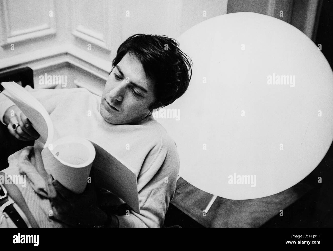 Actor dustin hoffman Black and White Stock Photos & Images - Alamy