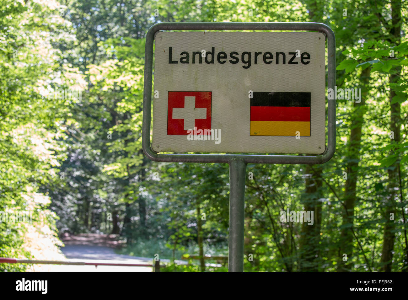 Cross border geography hi-res stock photography and images - Alamy