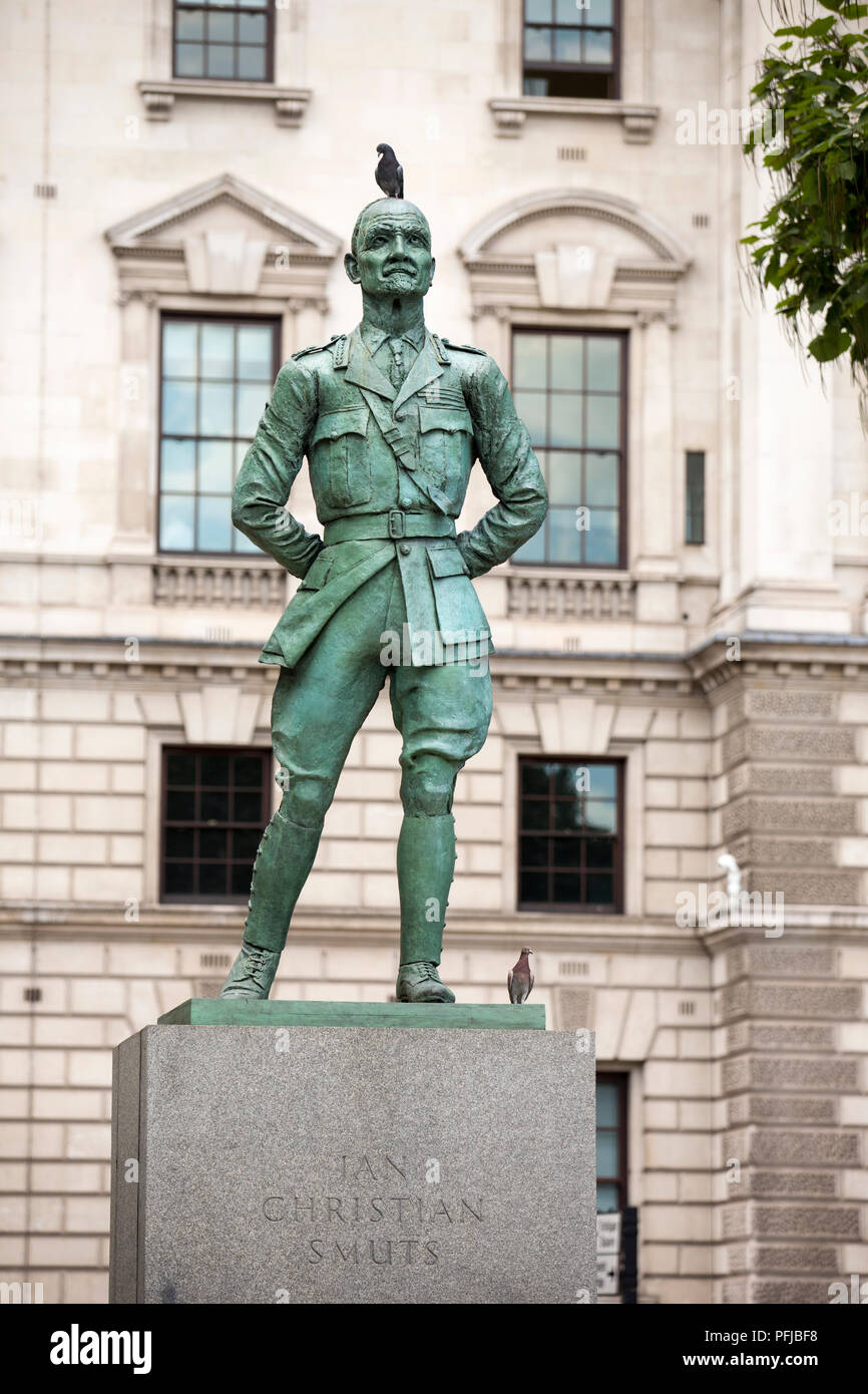 Jan smuts statue hi-res stock photography and images - Alamy