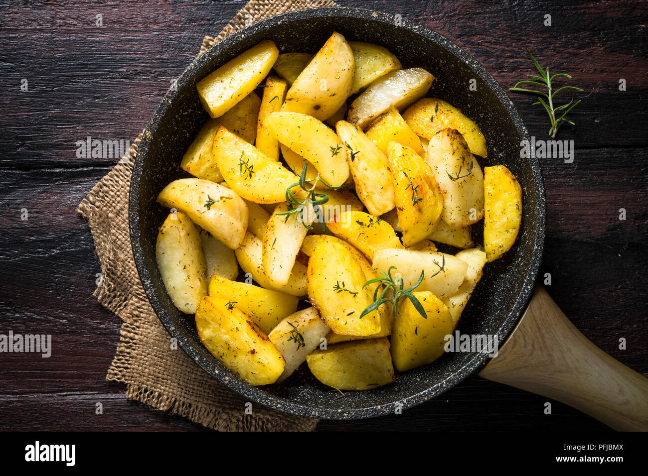 Frying pan baked potato hi-res stock photography and images - Alamy