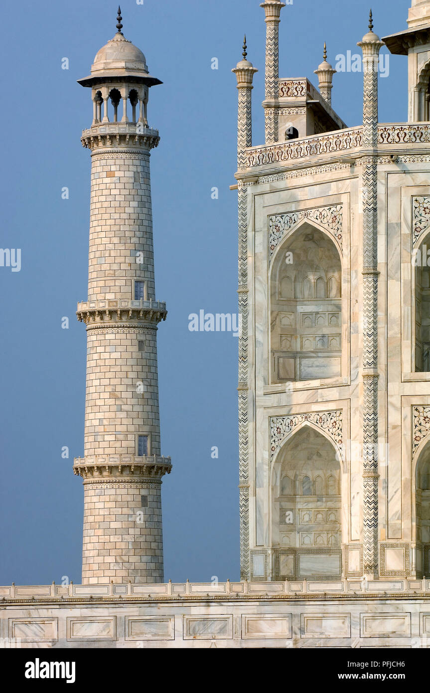 India, Uttar Pradesh, Agra, Taj Mahal, mausoleum building, view of ...