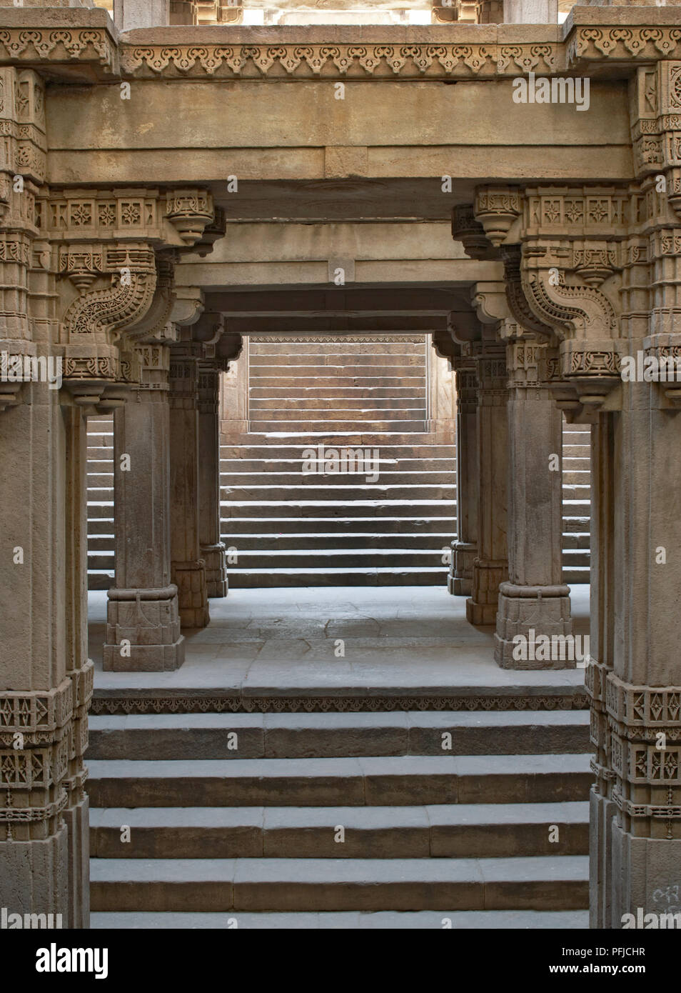 15th century columns hi-res stock photography and images - Alamy