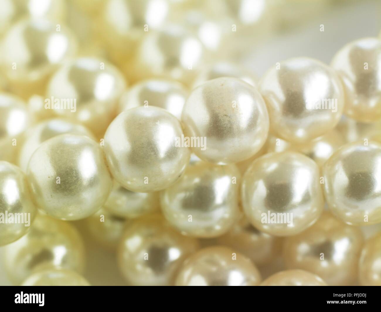 Pearl objects hi-res stock photography and images - Alamy