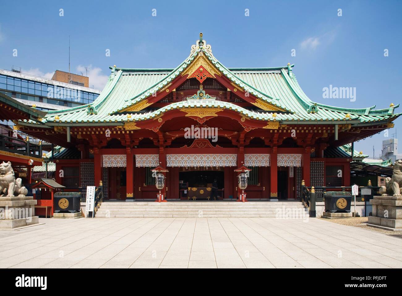 Japan, Tokyo, Chiyoda, Kanda, Kanda Myojin, exterior with forecourt ...