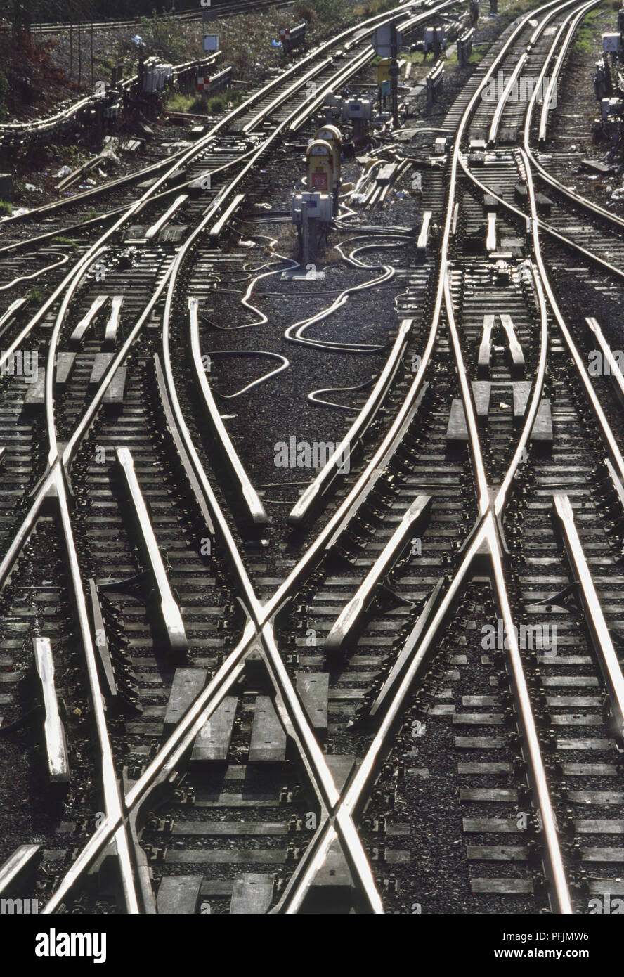 Great Britain, England, London, rail tracks crossing Stock Photo - Alamy