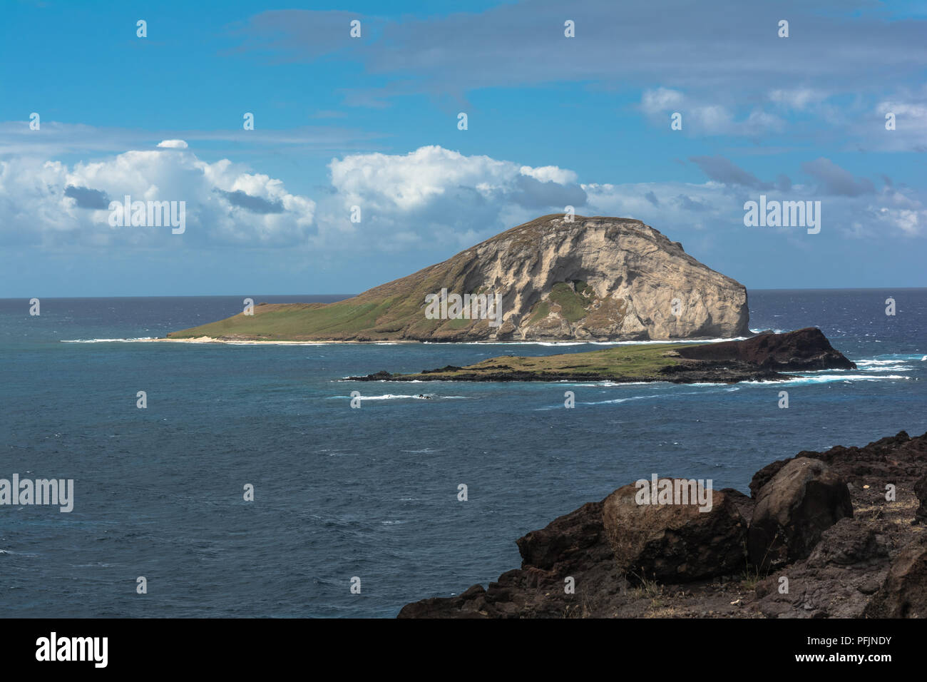 Rabbit Island in front of Makapuu Beach, Oahu, Hawaii Stock Photo - Alamy