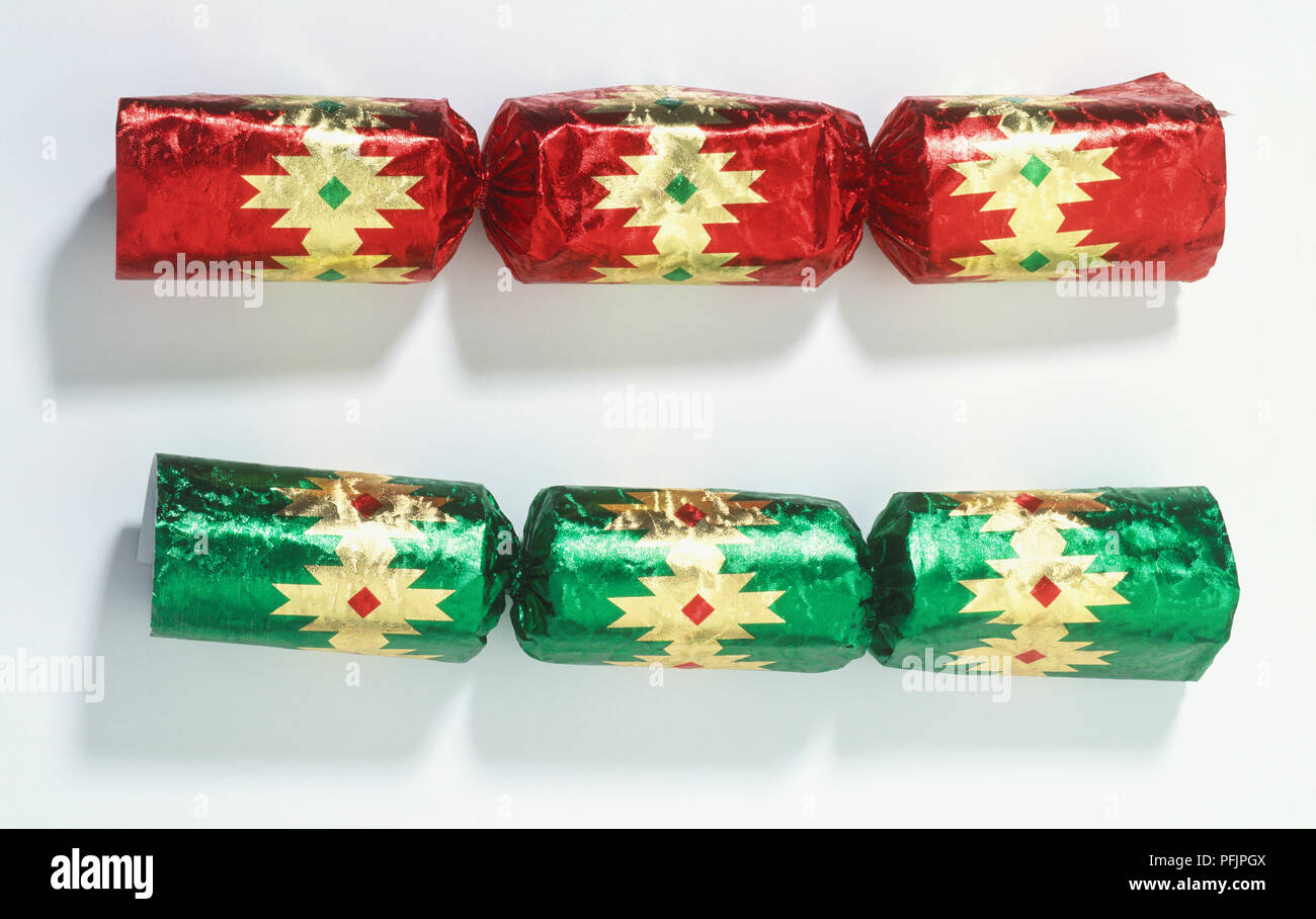 Two christmas crackers hi-res stock photography and images - Alamy