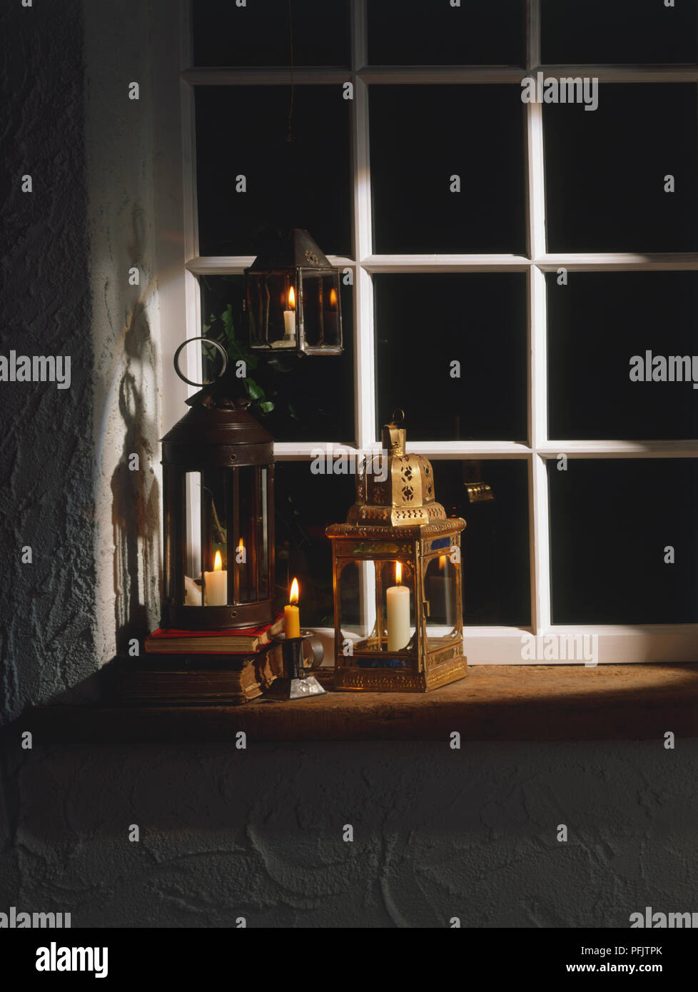 Ledge night hi-res stock photography and images - Alamy