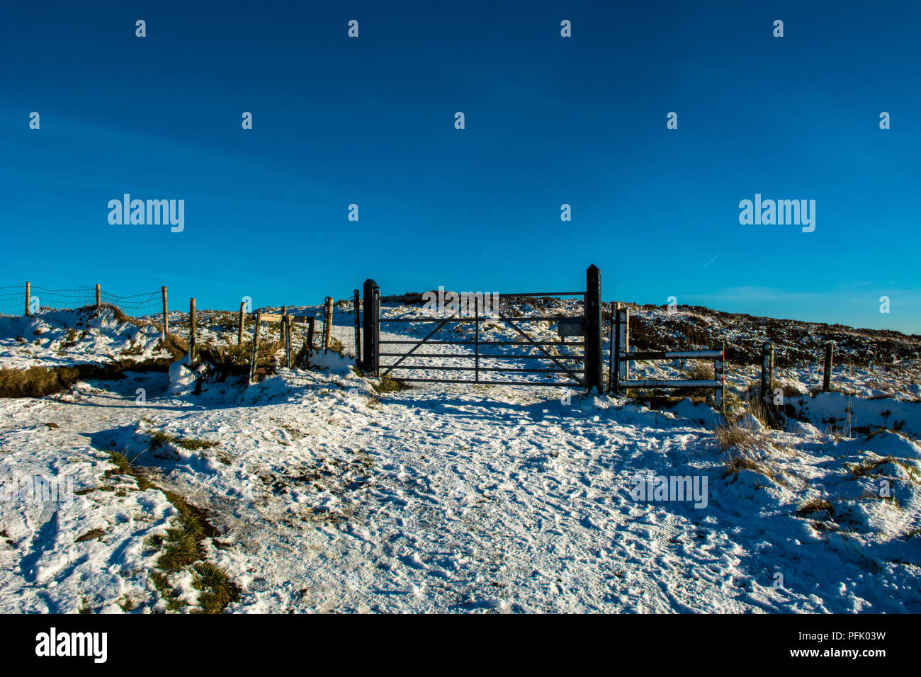 Cave hill belfast snow hi-res stock photography and images - Alamy