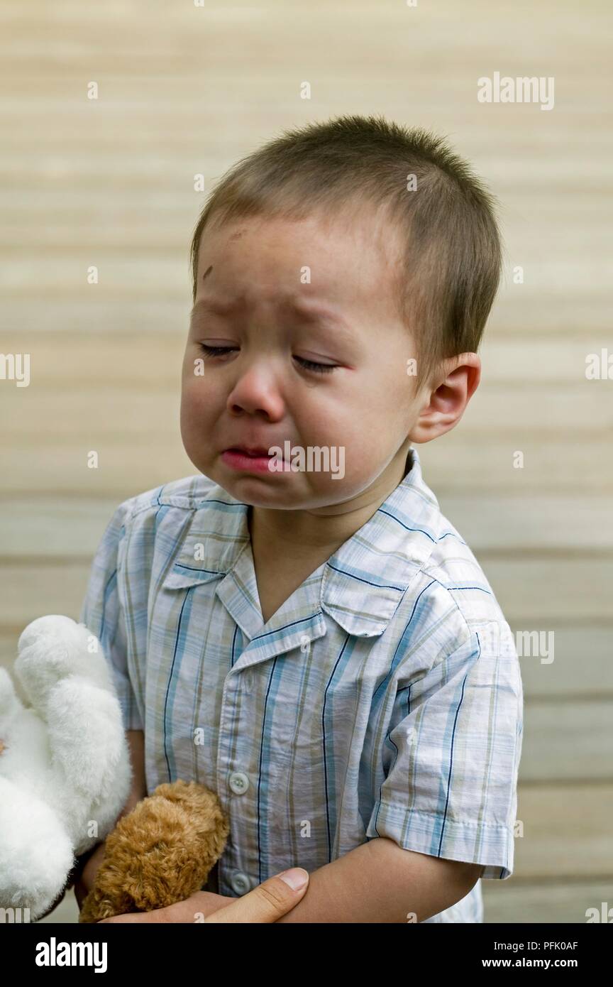 Baby toddler crying hi-res stock photography and images - Alamy