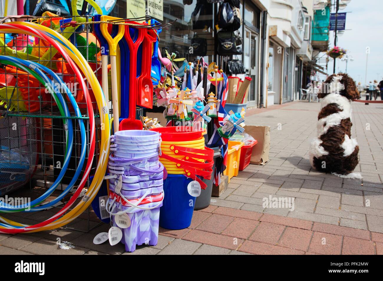 Seaside shop england summer hi-res stock photography and images - Alamy