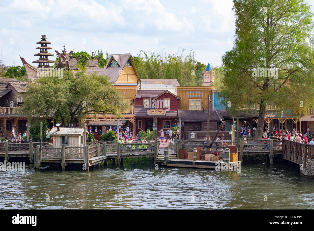 Frontierland theme park hi-res stock photography and images - Alamy