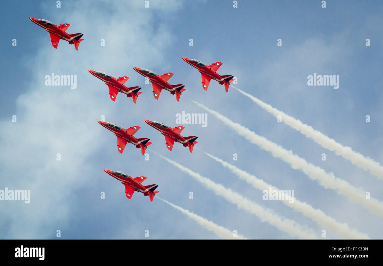 Blackpool red arrows hi-res stock photography and images - Alamy