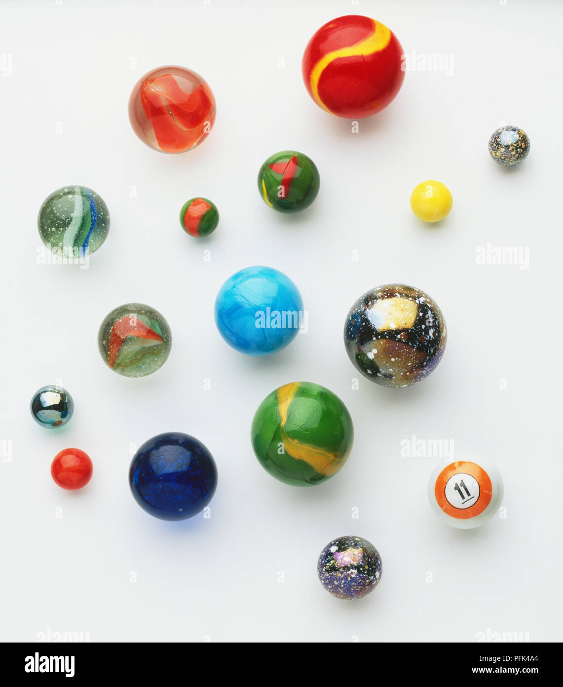 Group of marbles hi-res stock photography and images - Alamy