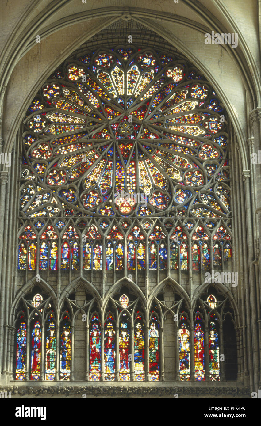 Gothic coloured glass image hi-res stock photography and images - Alamy