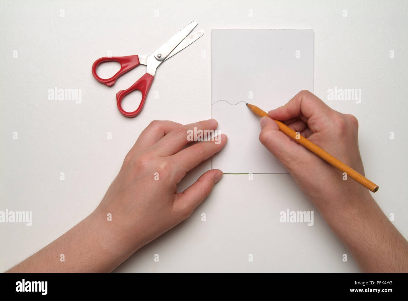 Curvy line drawing hi-res stock photography and images - Alamy