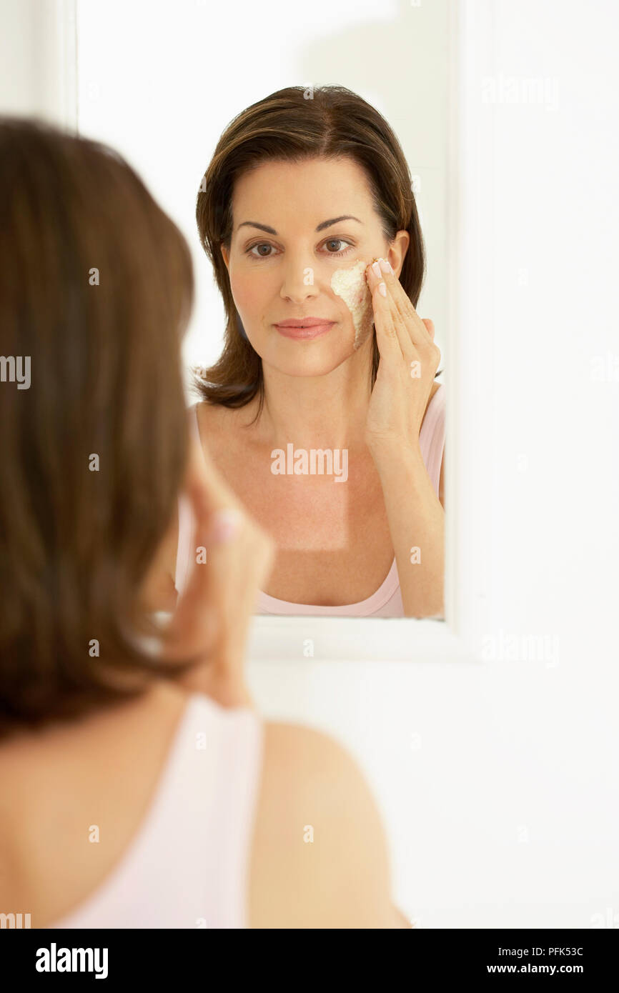 Right cheek hi-res stock photography and images - Alamy