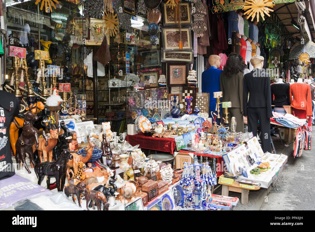 Turkey, Istanbul, Grand Bazaar, market stall Stock Photo - Alamy