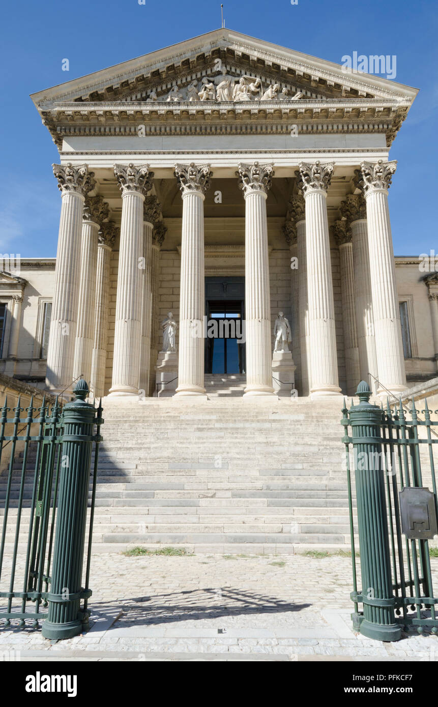 Courthouse stairs hi-res stock photography and images - Alamy