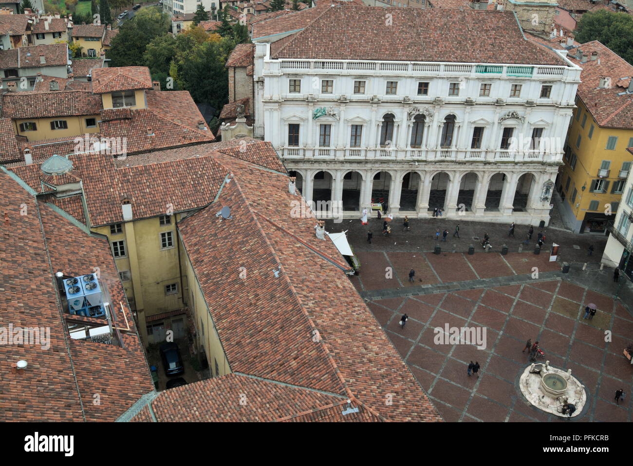 Italian roof tiles hi-res stock photography and images - Alamy